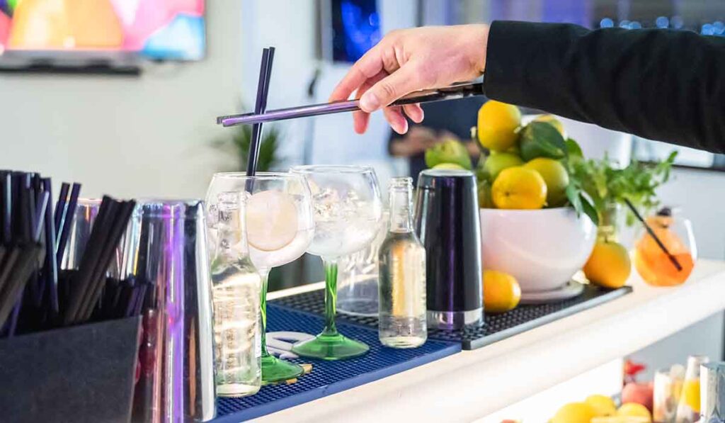 10 Alat-Alat Bartender yang Wajib Dimiliki untuk Memulai Usaha Minuman